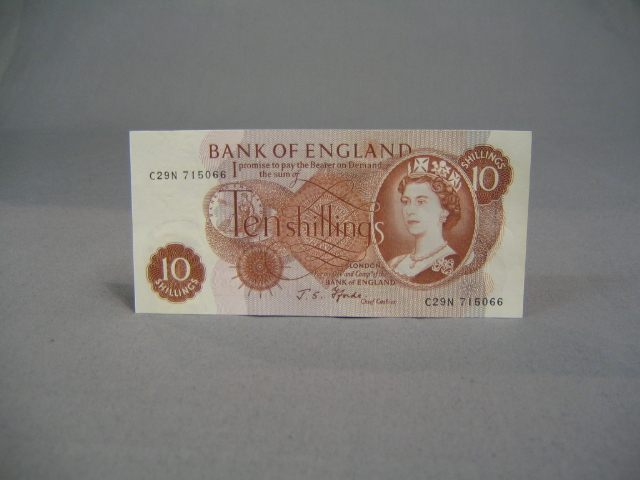 17 Old ten shilling notes | 20th October 2004 | Denhams