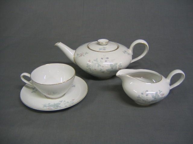 A 20 piece KPM tea service with teapot, cream jug, egg | 15th December ...