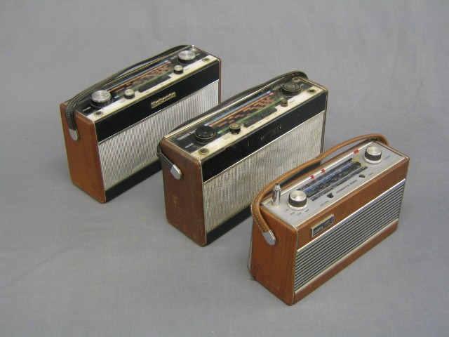 2 Roberts transistor model R700 radios in teak and | 24th August 2005 ...