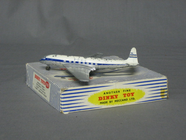 A Dinky Super Toy 999 DH Comet aircraft, boxed (slight | 4th July 2007 ...
