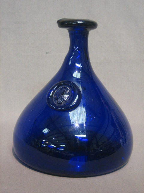 An 18th Century style Bristol blue glass wine bottle | 4th July 2007 ...