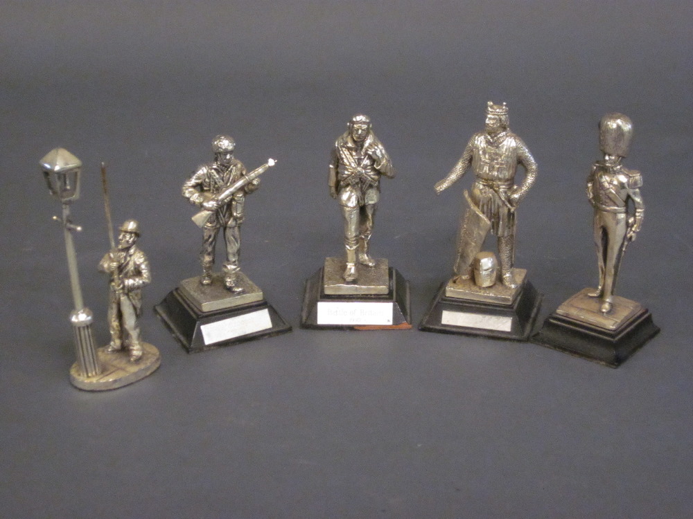 4 various pewter figures of soldiers and 1 other - The | 11th April ...