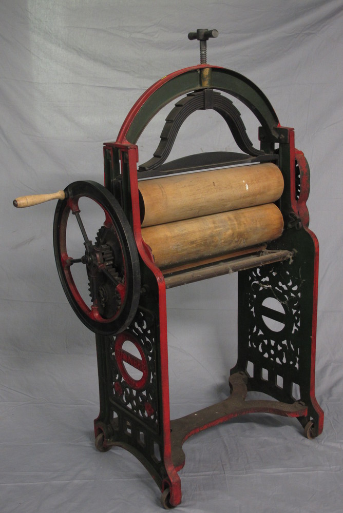 A Victorian iron mangle by Charles Lyon of Kirriemuir | 28th November ...