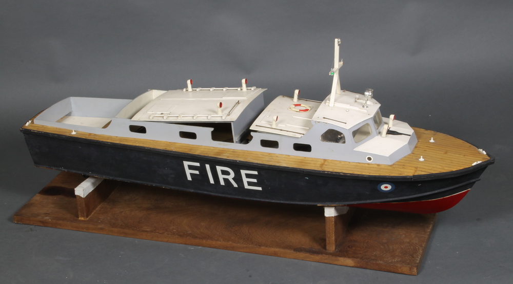 A model fire boat fitted a "compressed air" engine 47" | 18th June 2014 ...