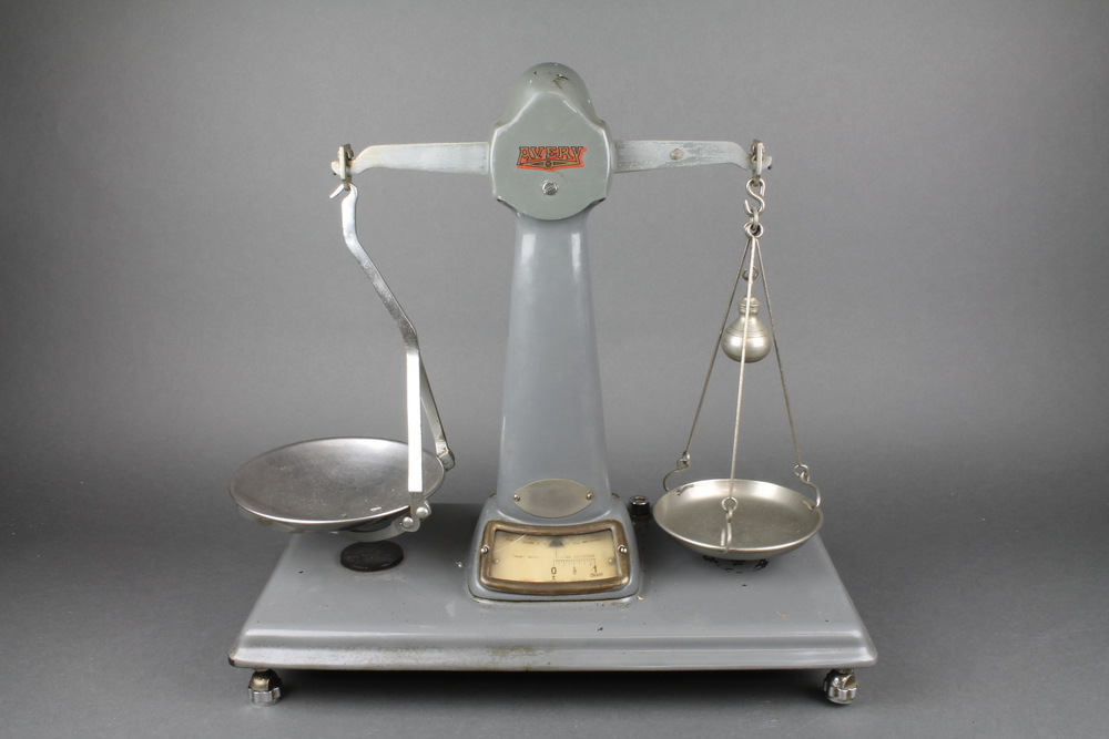 A pair of Avery double sided class B scales in grey | 8th October 2014 ...