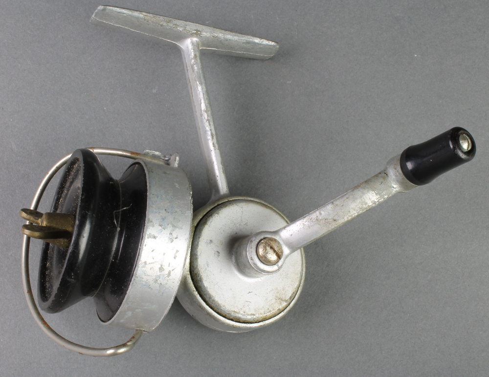 An Allcocks Kasteasy threadline fishing reel | 8th April 2015 | Denhams