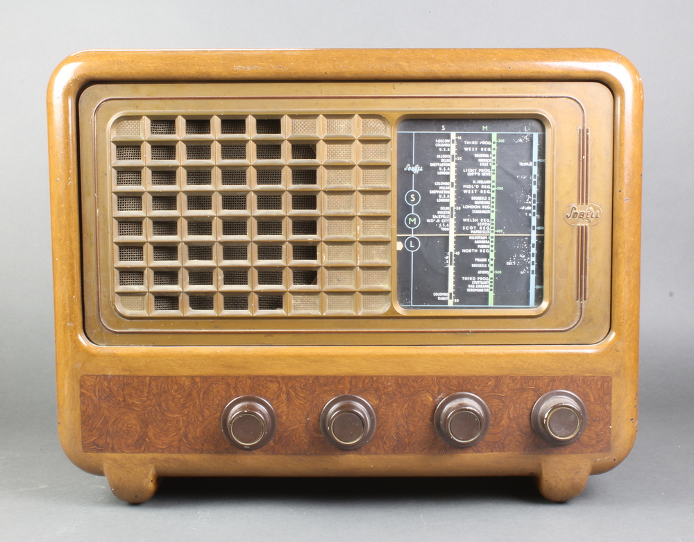 A Sobell radio model no.599 contained in a walnut case | 16th March ...