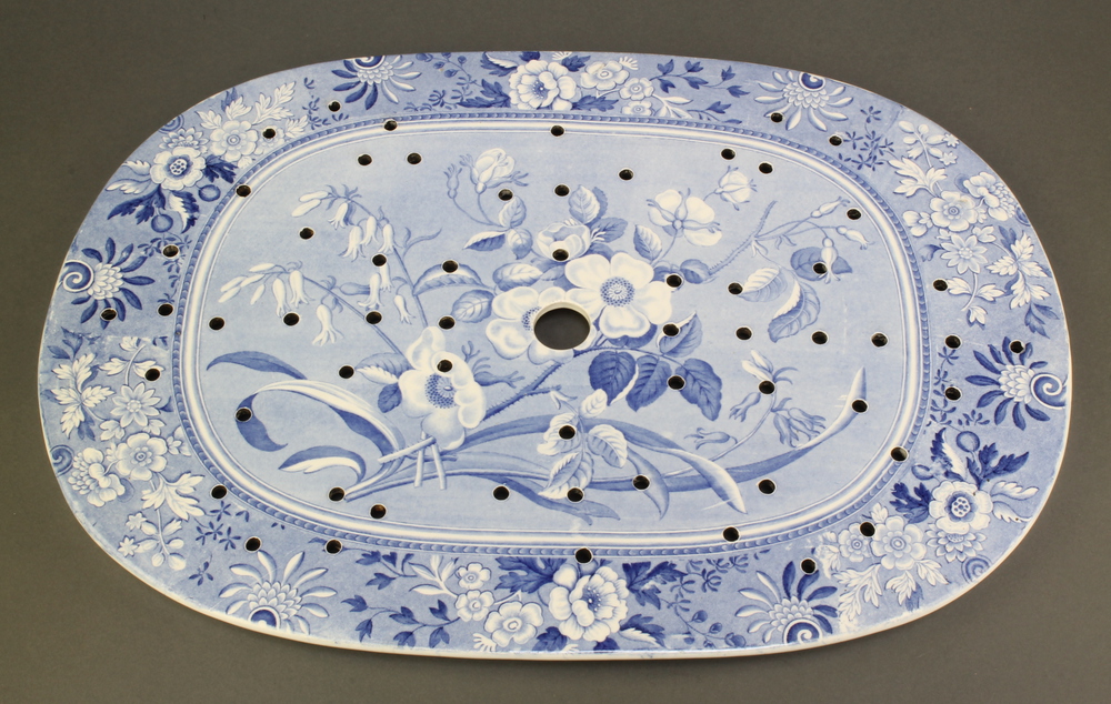 A Victorian Spode blue and white drainer decorated | 8th June 2016 ...