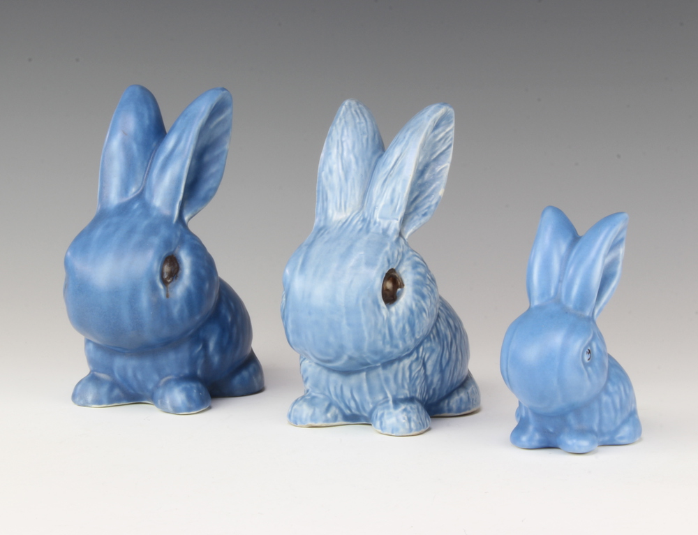 A blue Sylvac rabbit 1065 15cm, a ditto 1065 13cm and | 10th April 2019 ...