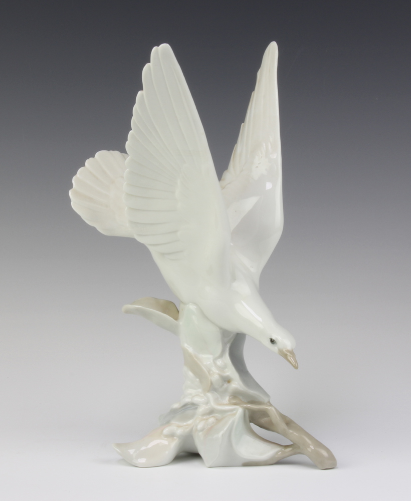 A Lladro figure of a diving dove impressed Lladro Made | 15th July 2020 ...