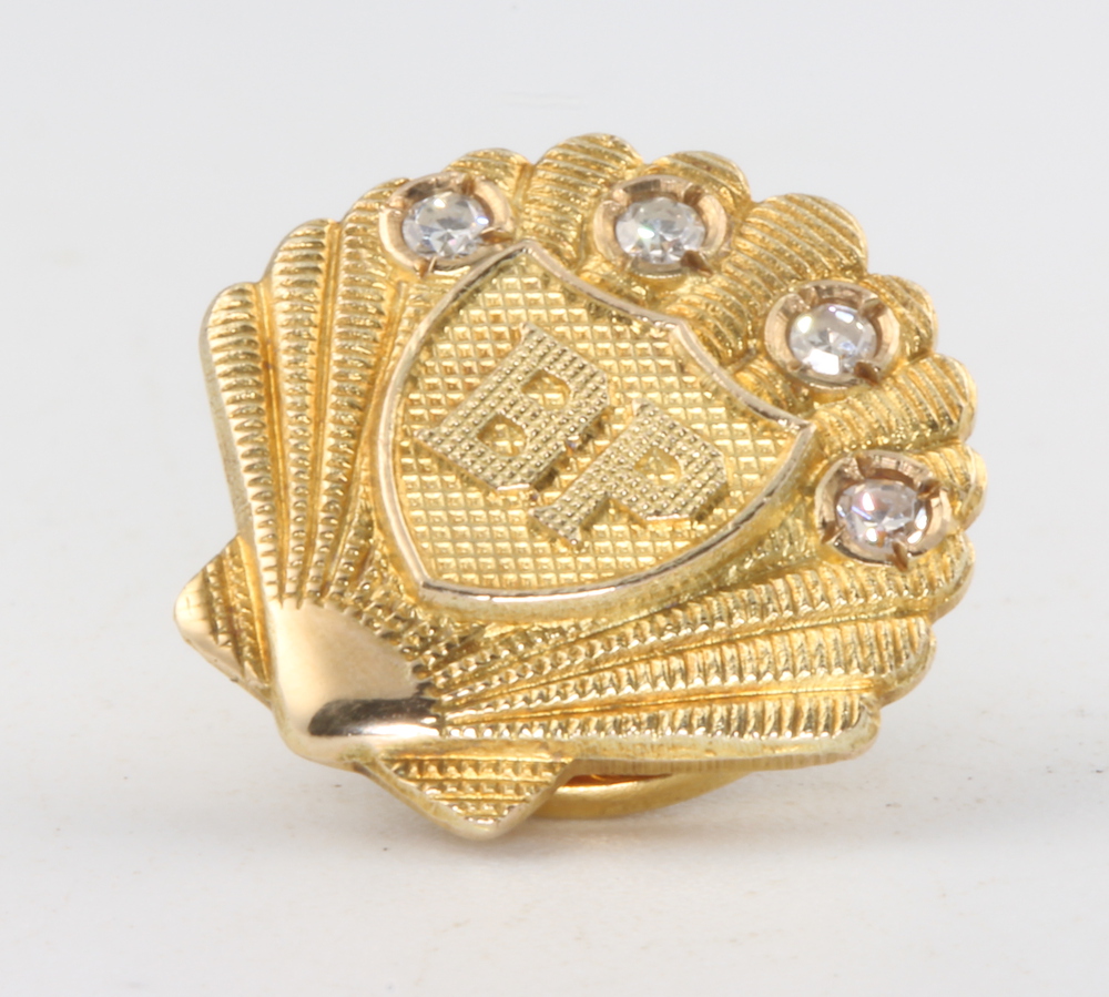 A 9ct yellow gold "BP" shell shaped diamond set pin | 22nd April 2021 ...