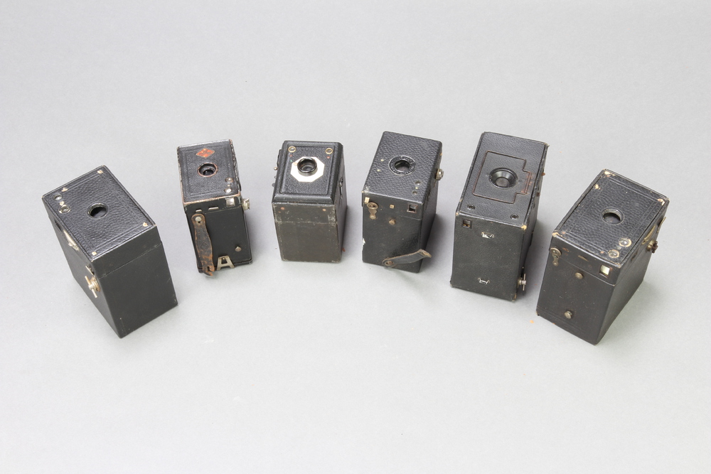 A Brownie No.2116 box camera, a Conway box camera and | 15th July 2021 ...