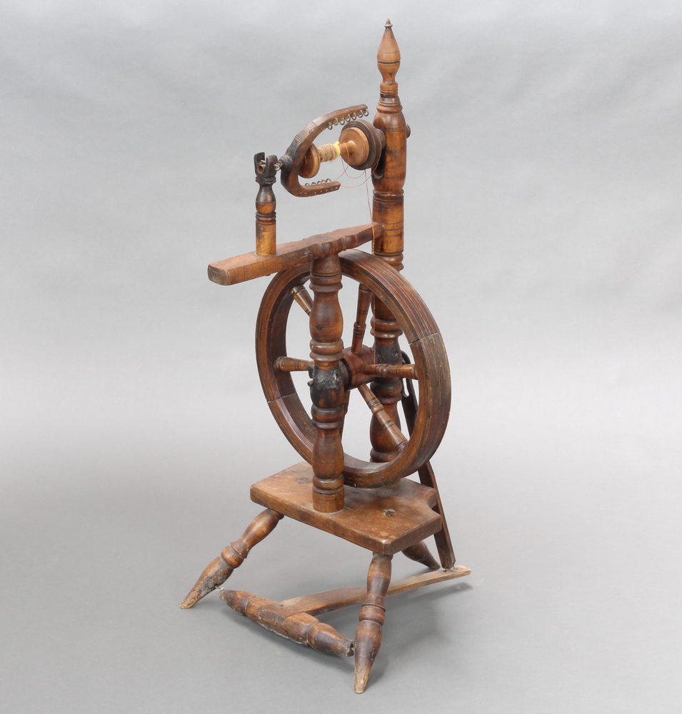 An 18th/19th Century turned beech spinning wheel 195cm | 12th August ...