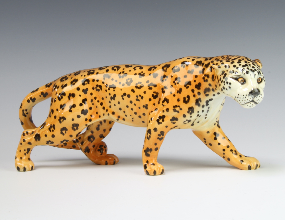 A Beswick figure of a leopard 1082, golden brown | 12th August 2021 ...
