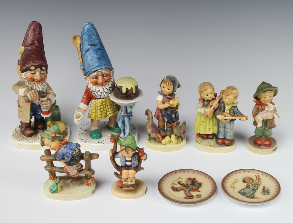 Two Hummel figures of gnomes Well 317, 19cm (chipped) | 4th November ...