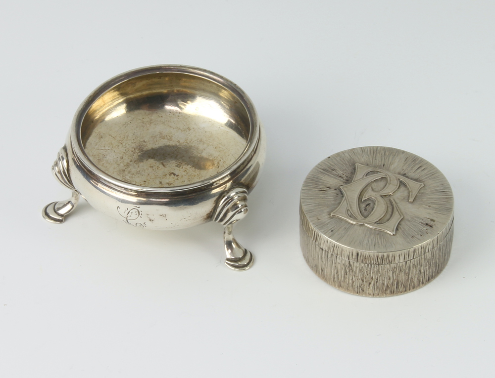 A Danish silver circular pill box with monogram 4.5cm | 1st June 2022 ...