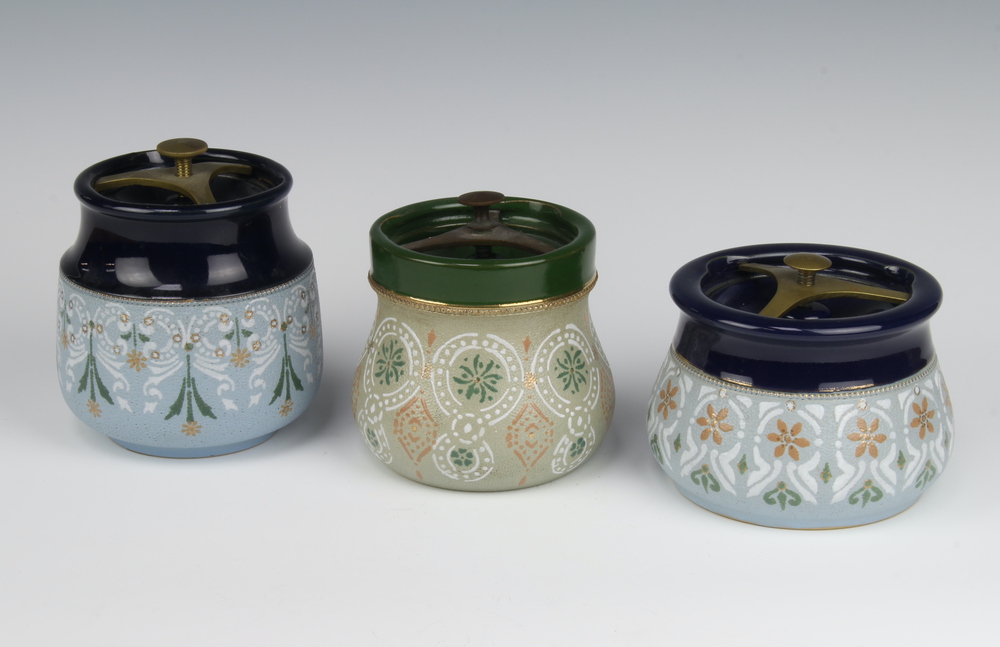 A Langley tobacco jar decorated with flowers 9cm, | 24th August 2022 ...