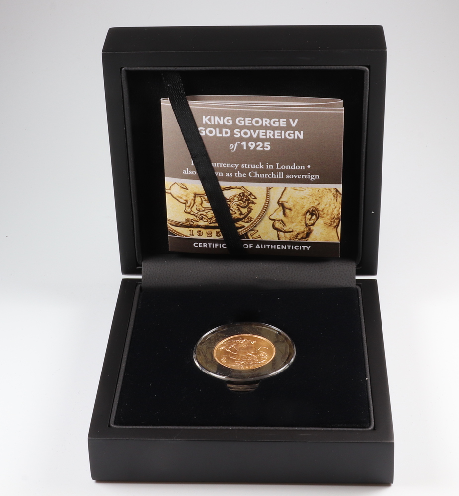 A King George V gold sovereign 1925, boxed and with | 24th August 2022 ...
