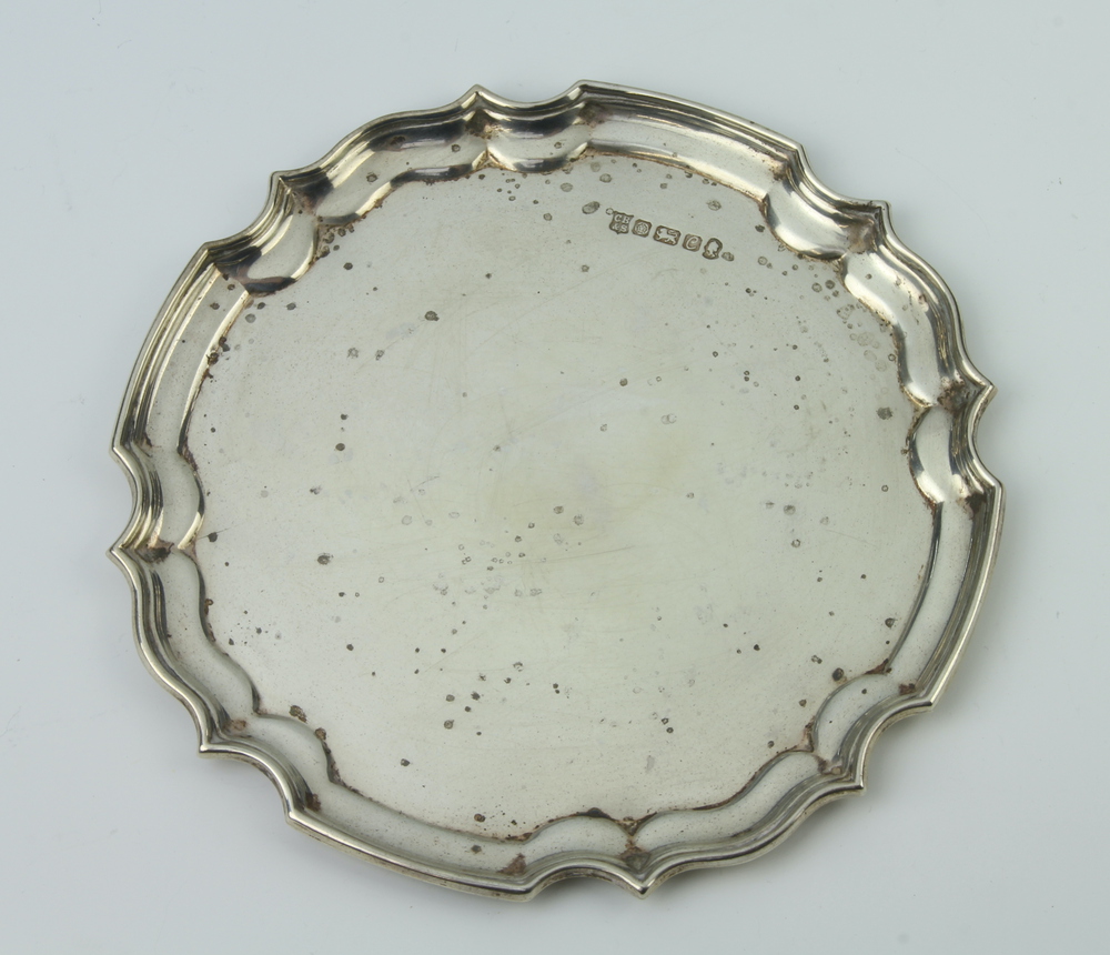 A silver card tray/salver with pie crust rim Sheffield | 21st September ...