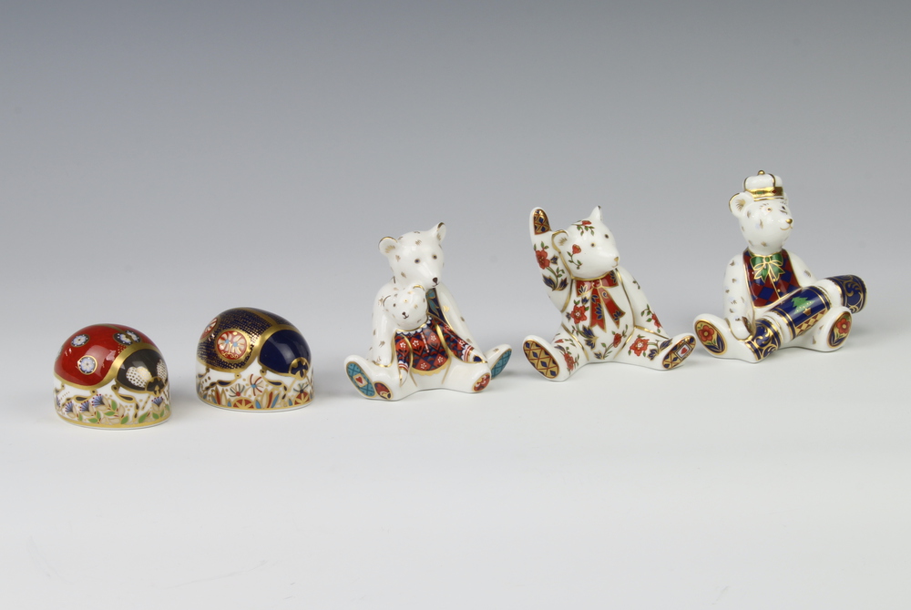A Royal Crown Derby Imari pattern ladybird paperweight | 19th October ...
