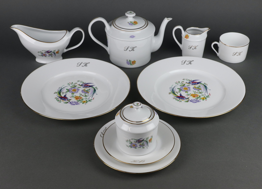 A Limoges dinner service with exotic birds and gilt | 16th November ...