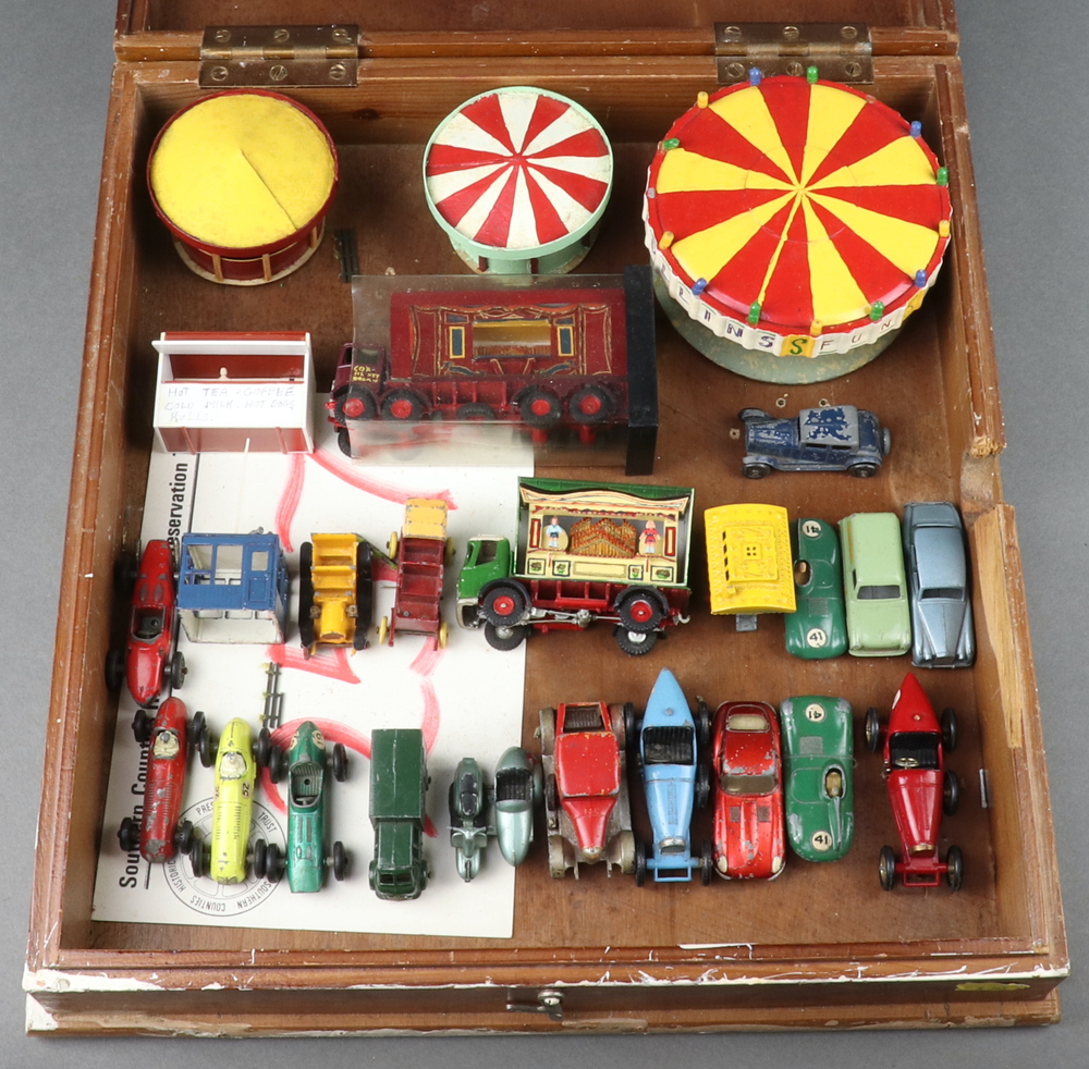 Two scratch built fairground stalls 5cm x 8cm, 2 ditto | 25th January ...