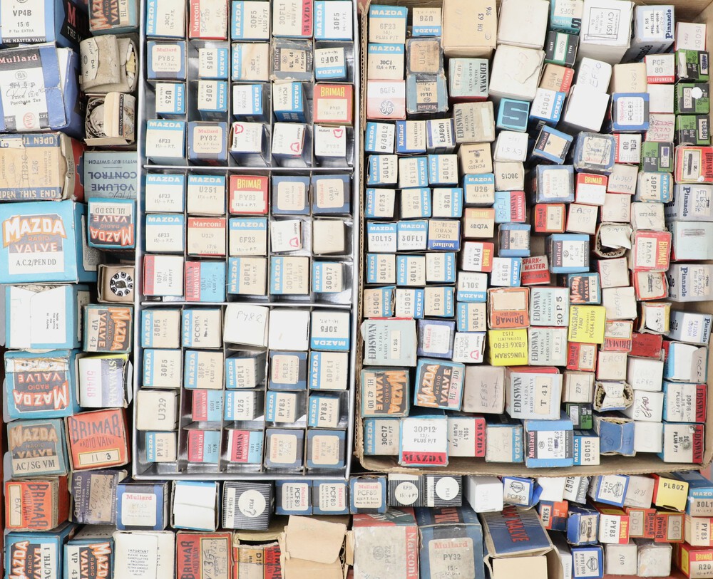 A collection of valves including Mazda, Ediswan and | 20th April 2023 ...