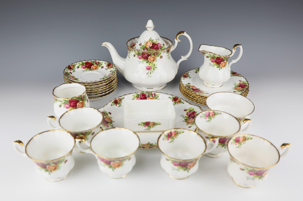A Royal Albert Country Rose pattern tea set comprising | 13th July 2023 ...