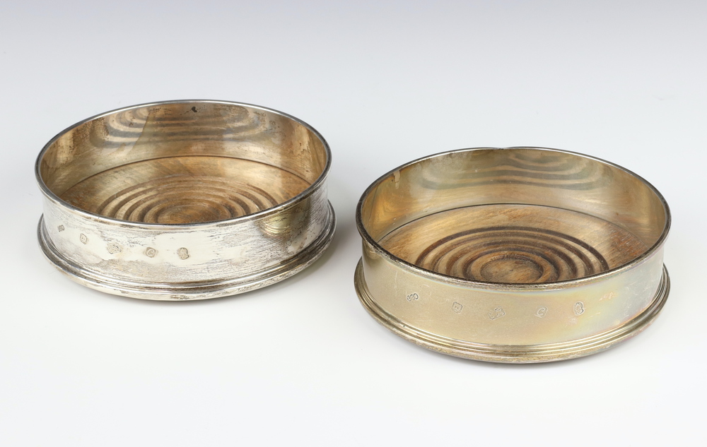 A pair of silver coasters London 1977 13cm | 10th August 2023 | Denhams