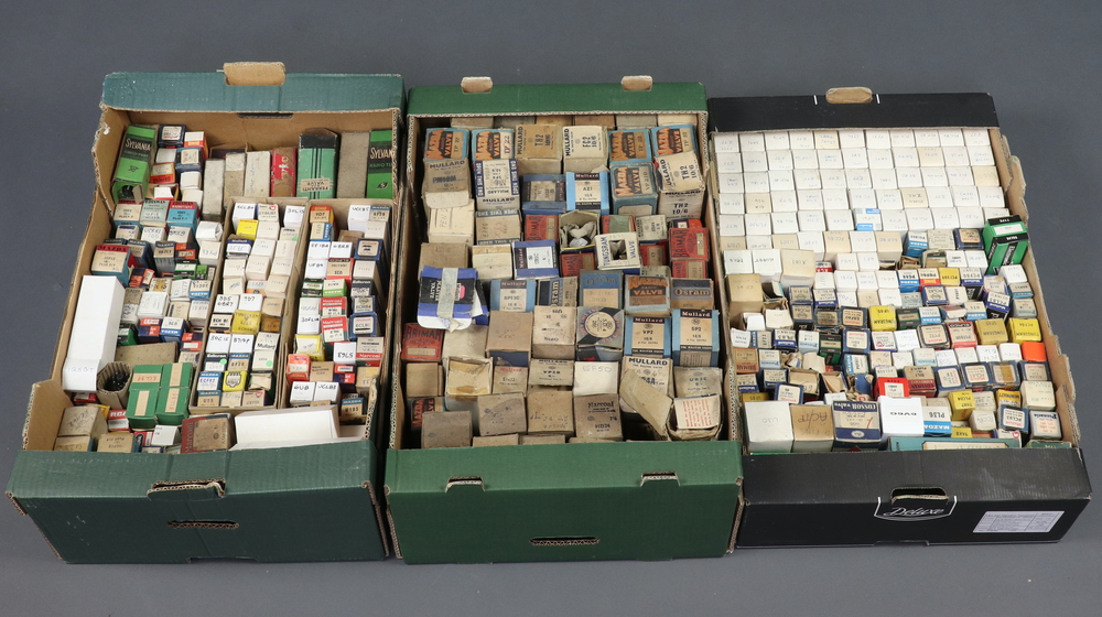 A collection of boxed valves including Mazda, Ediswan, | 5th October ...