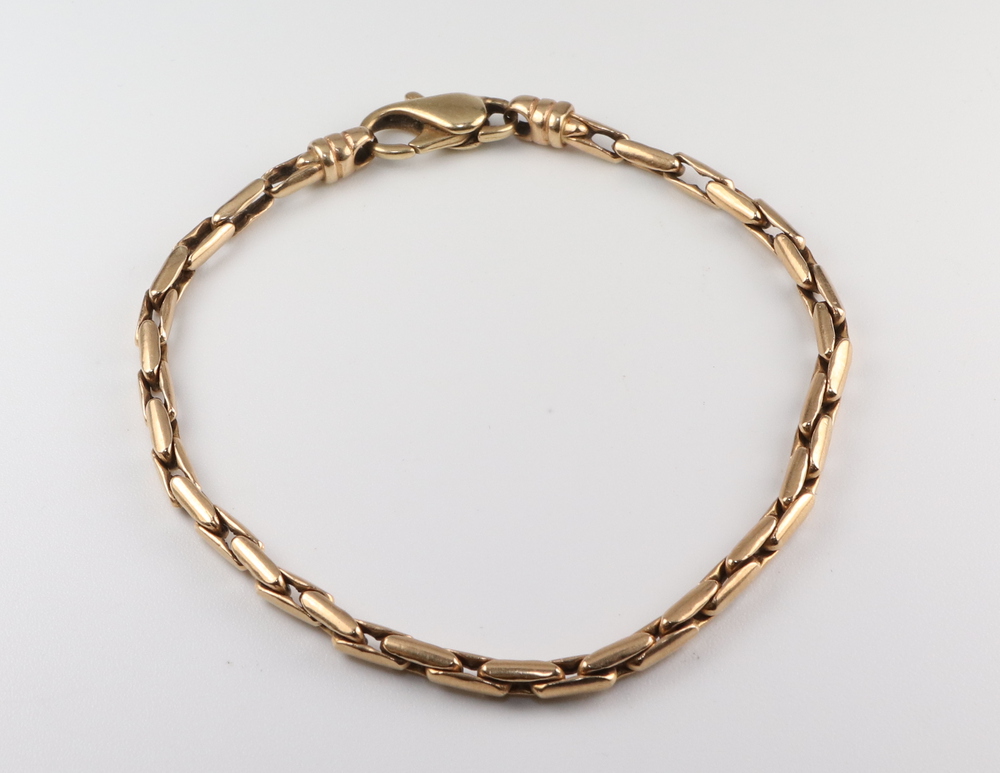 A yellow metal 585 bracelet 6.8 grams, 20cm | 29th November 2023 | Denhams