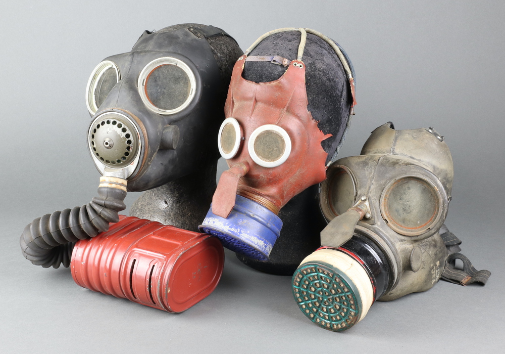 A child's Second World War Mickey Mouse gas mask | 25th January 2024 ...