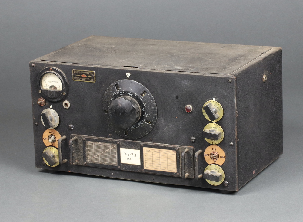 A National HRO WWII Valve Communications Receiver with | 25th January ...