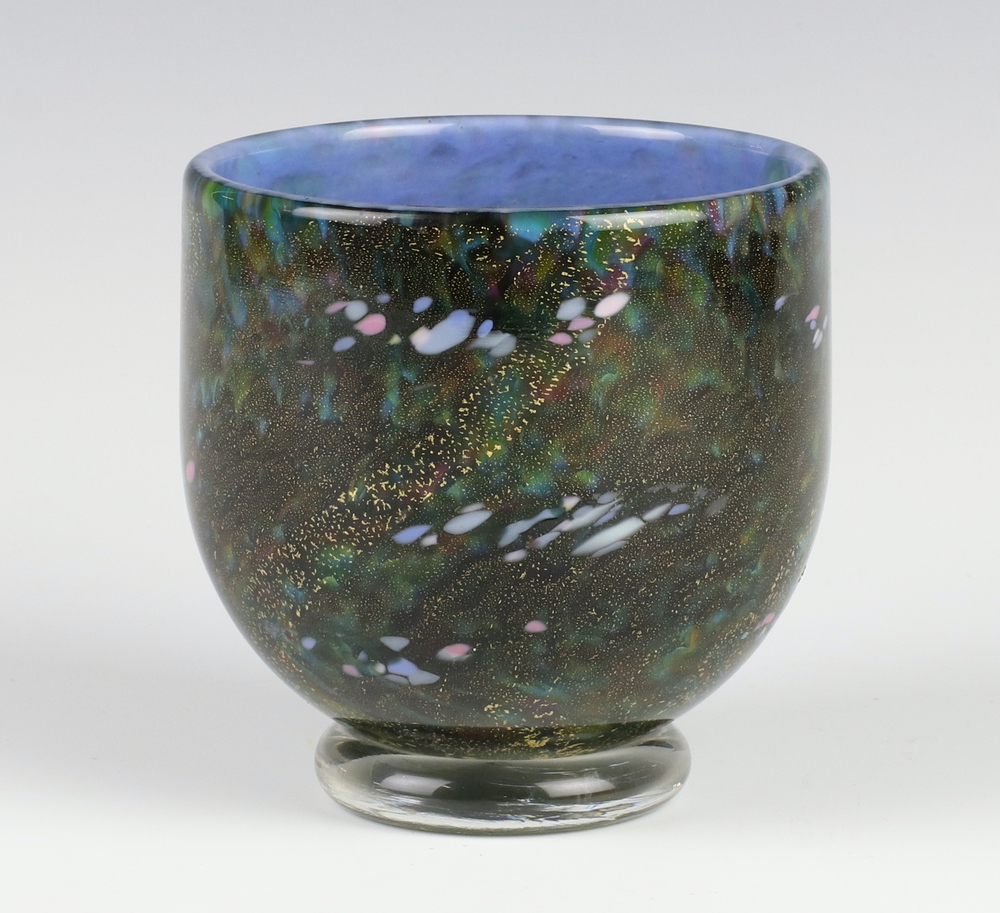 A Jonathan Harris Studio Glass vase, Ironbridge 2004, | 25th January ...
