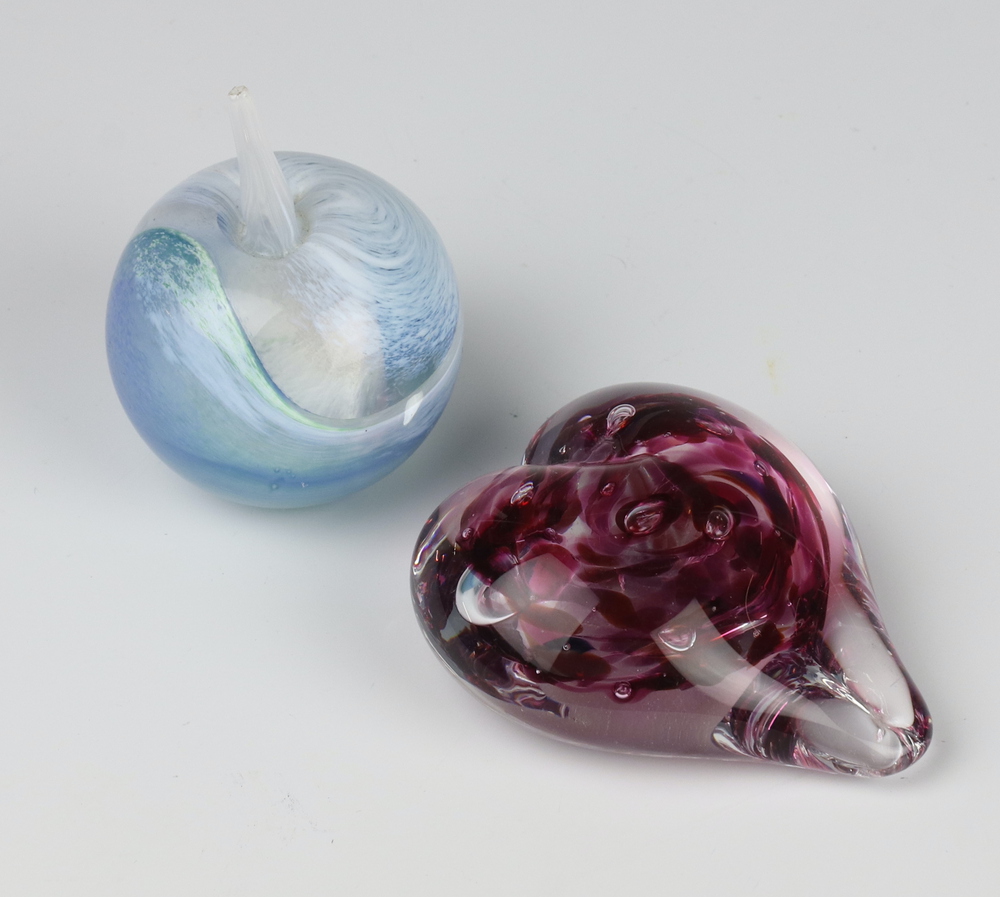 A Jonathan Harris Studio Glass apple paperweight, | 25th January 2024 ...