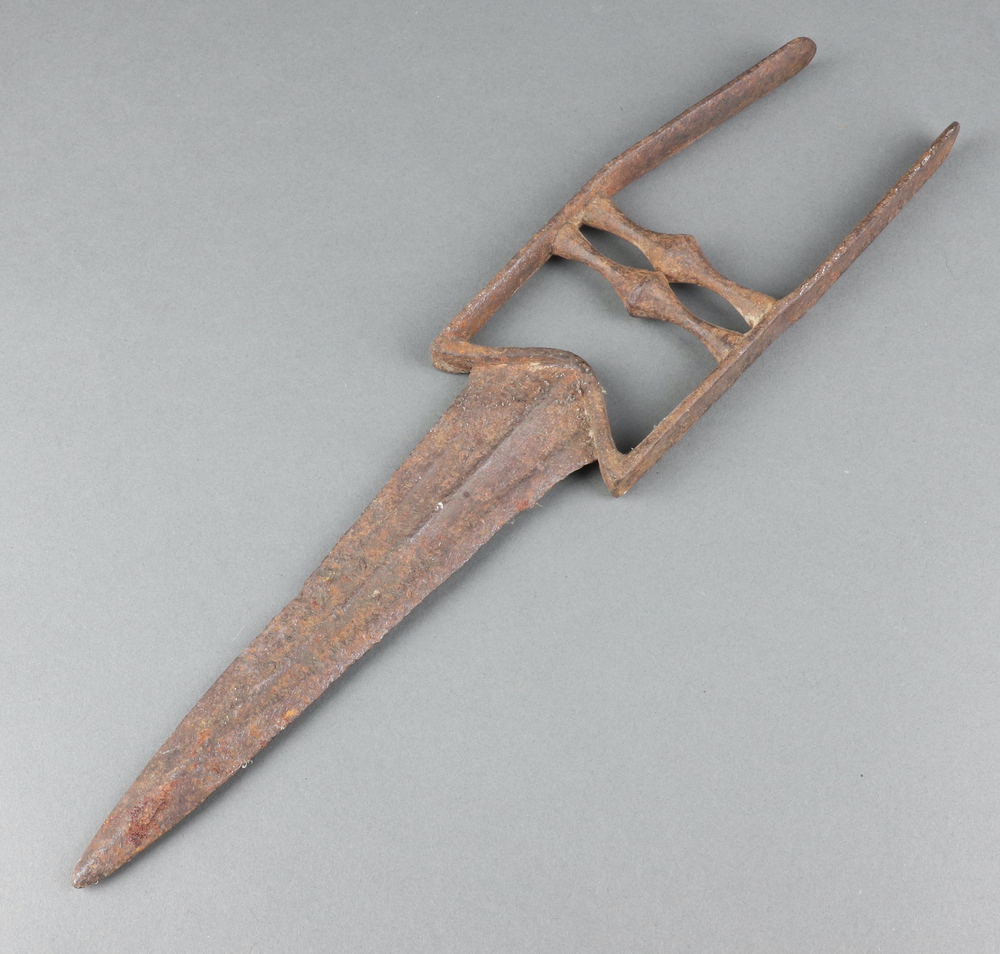 An Indian Katar (push) dagger with 22cm blade (some | 21st February ...