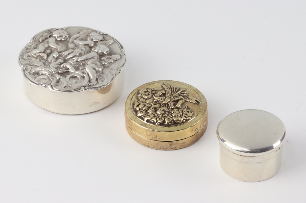 An Edwardian style circular silver repousse pill box | 2nd October 2024 ...