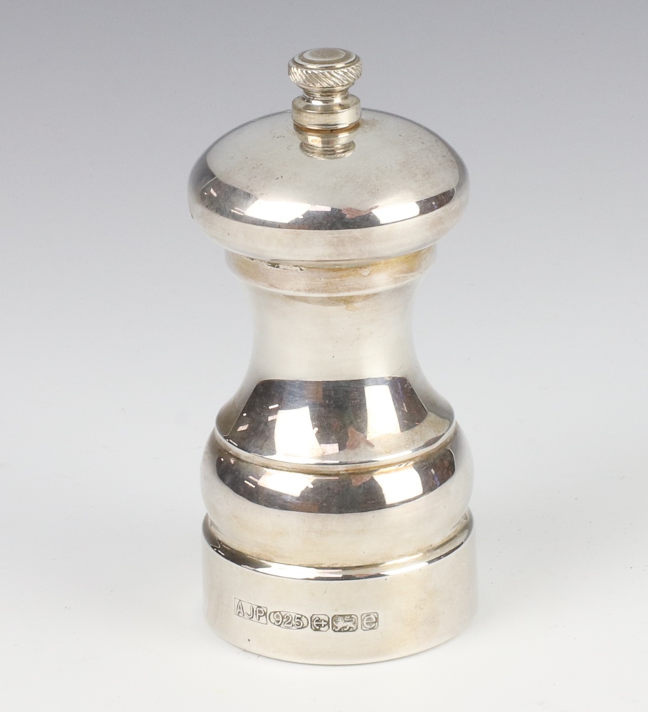 A Georgian style silver pepper mill Birmingham 2004, | 30th October ...
