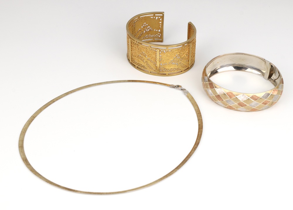 A 925 gilt filigree bangle, a ditto 3 colour gold | 15th January 2025 | Denhams
