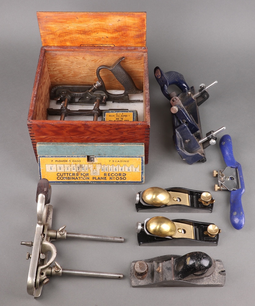 A Record No.50 router plane and various blades boxed, | 10th April 2025 ...