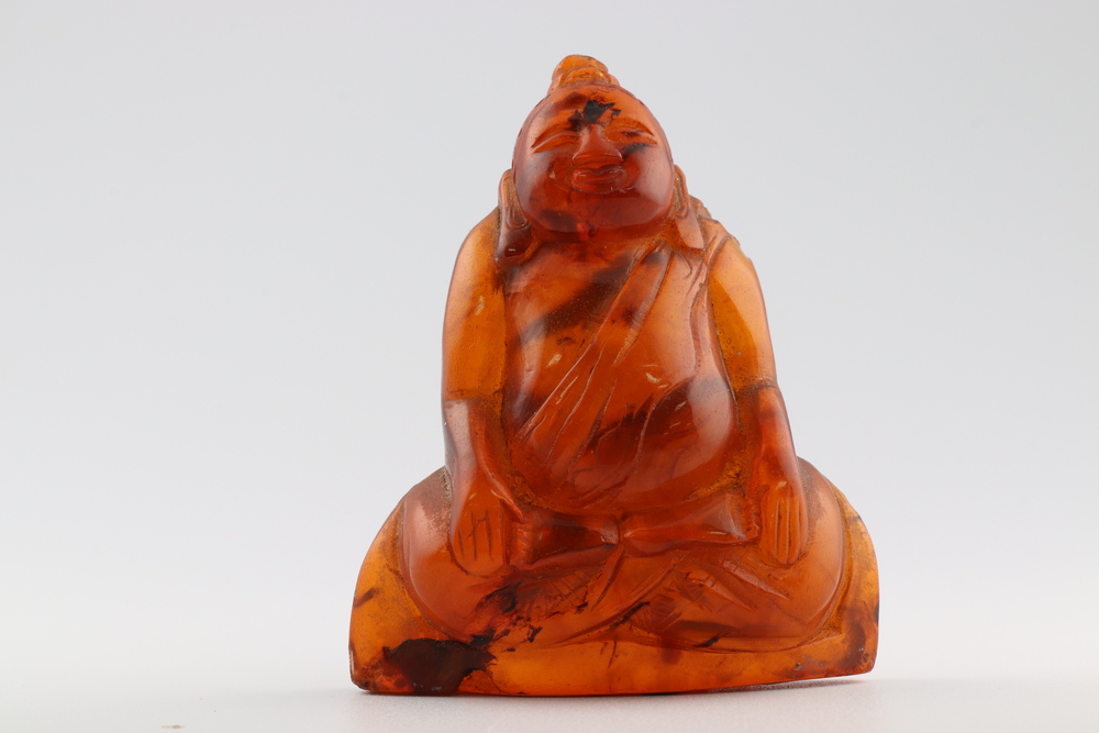 An 18th/19th Century carved Chinese amber figure of a | 4th June 2025 ...
