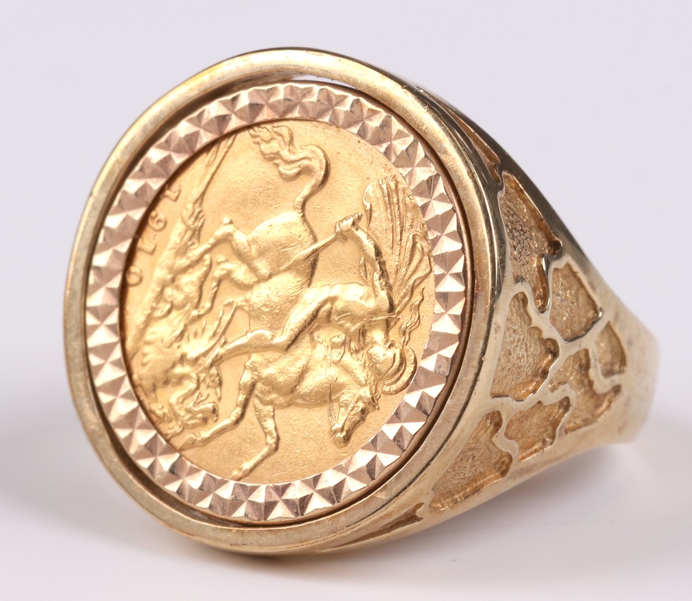 A gentleman's 9ct yellow gold half sovereign ring | 27th August 2025 ...