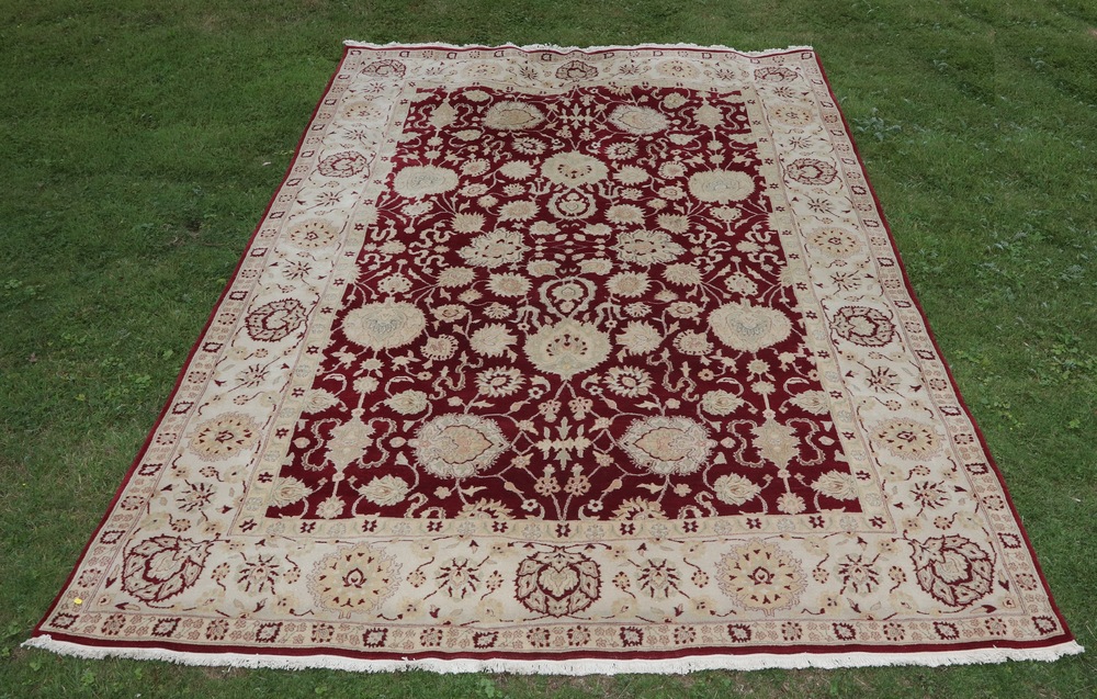 A red and white ground Agra floral patterned carpet | 24th September ...