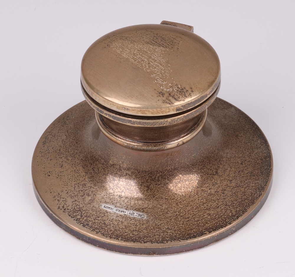 A silver capstan inkwell, with glass liner, Birmingham | 19th November ...