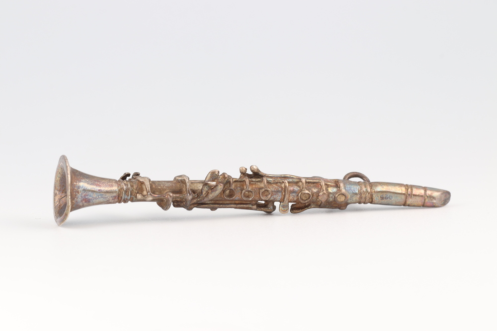 A 925 silver brooch in the form of a clarinet | 17th December 2025 ...
